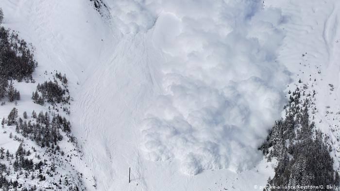 RISC MARE DE AVALANŞĂ ÎN MUNŢII BUCEGI, BAIULUI ŞI CIUCAŞ. TRASEE ...