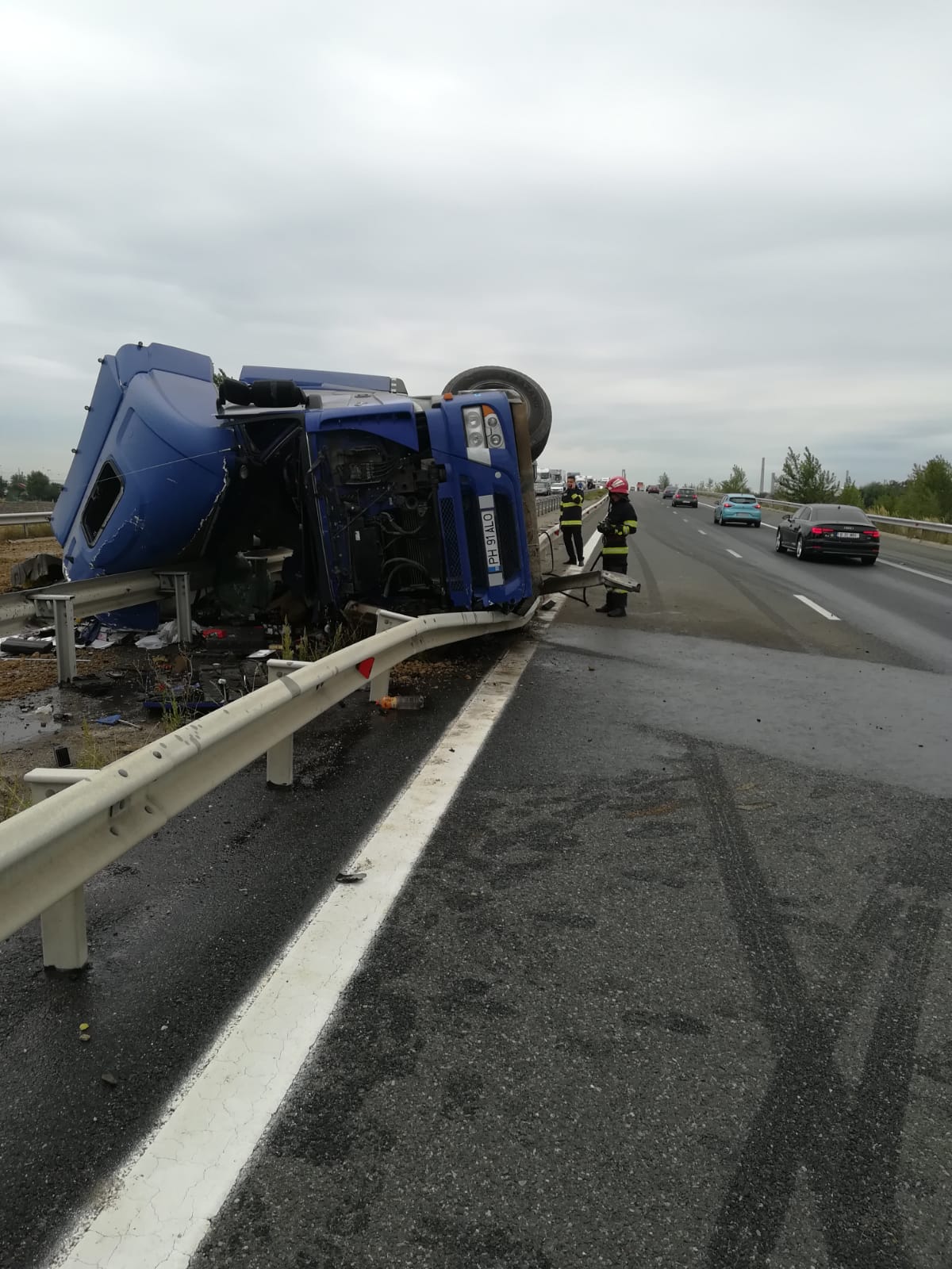 ACCIDENT PE AUTOSTRADA A3, LA BĂRCĂNEŞTI. TRAFICUL ESTE OPRIT PE SENSUL ...