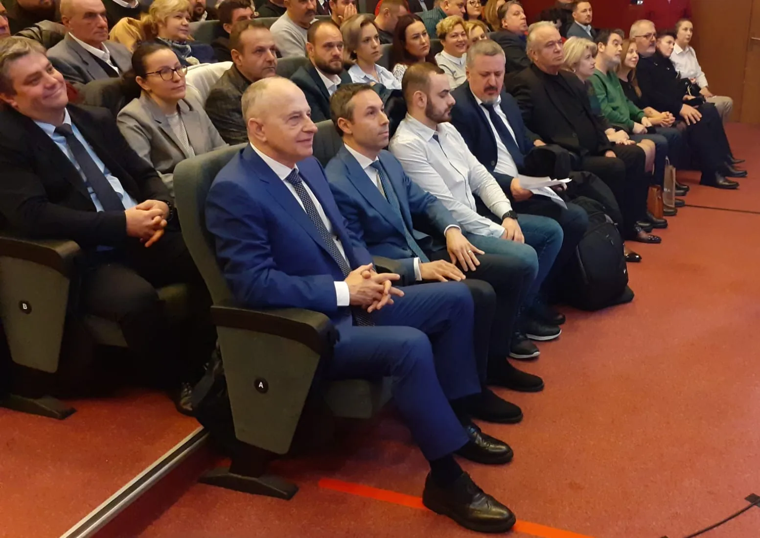 GEOANĂ, LA PLOIEŞTI, SFAT PENTRU ROMÂNI ÎN PERSPECTIVA ALEGERILOR: PUNEŢI ACCENT PE CALITATEA ...