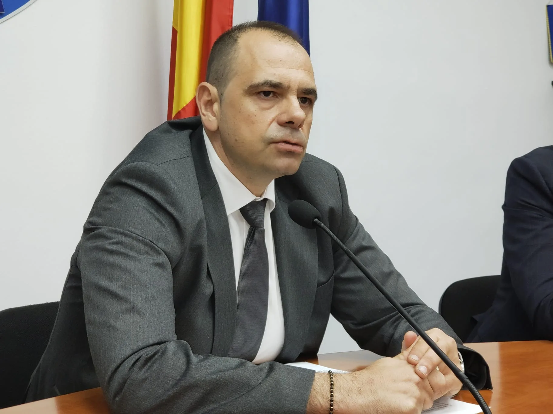 PRAHOVA NU MAI ARE PREFECT! - NecenzuratPH